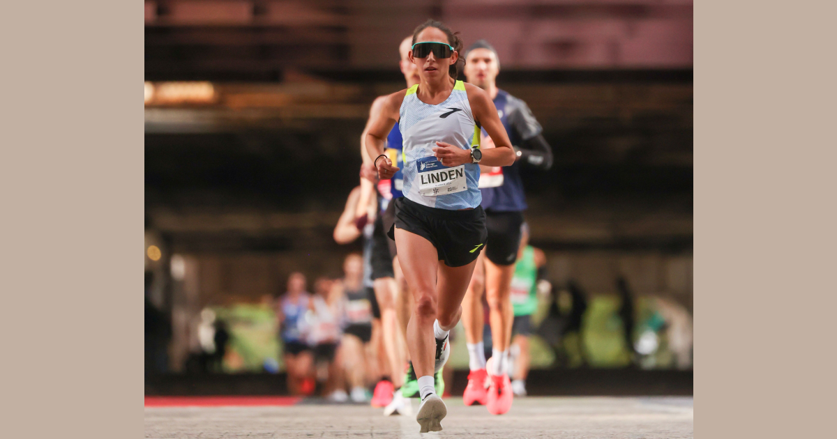 Des Linden Sets the Masters Record in Chicago